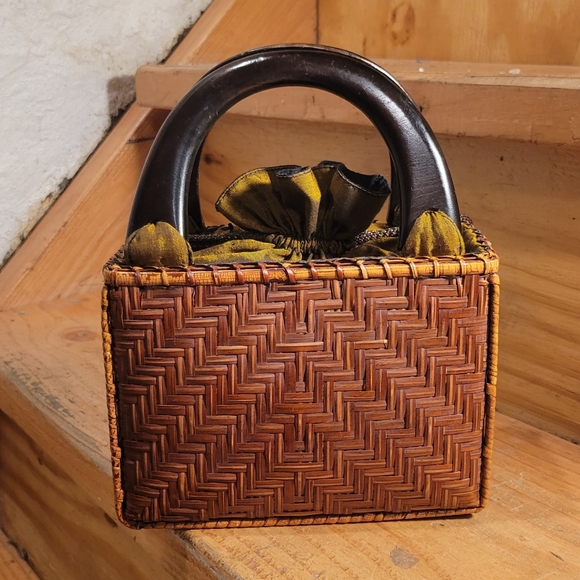 Bags | Unique Vintage Wicker Wood Handle Drawstring Fabric Lined Purse ...